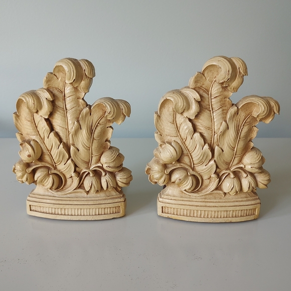 Vintage | Accents | Vintage Syroco Midcentury Scroll Feather Cream Book ...